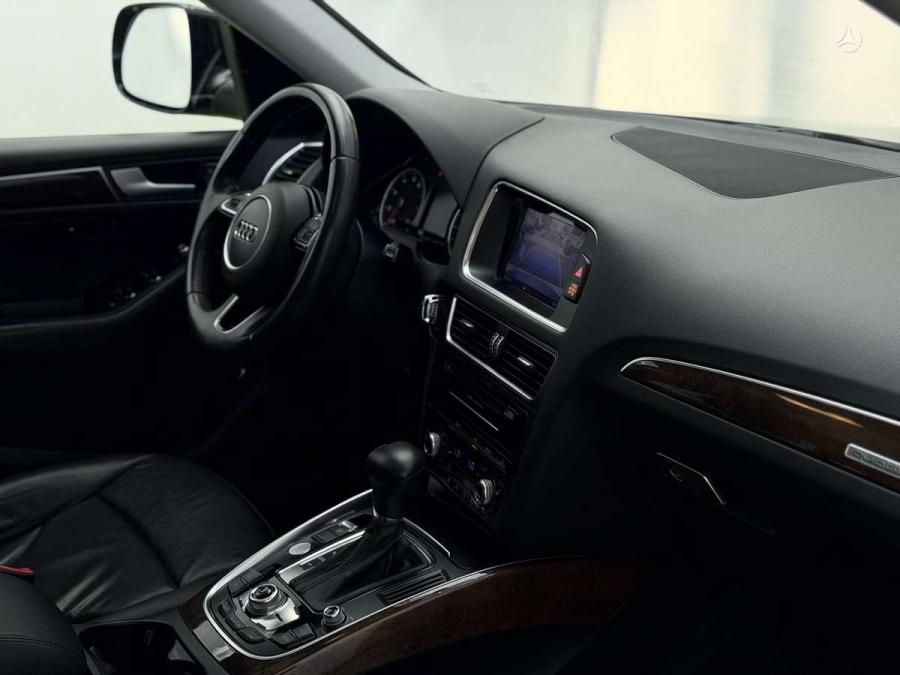 Black Audi Q5 2015 in Vilnius, with an engine capacity of 3.00 L and mileage of 232 thousand km for 11800 €, photo 17 on AUTOMOTO.COM.LV