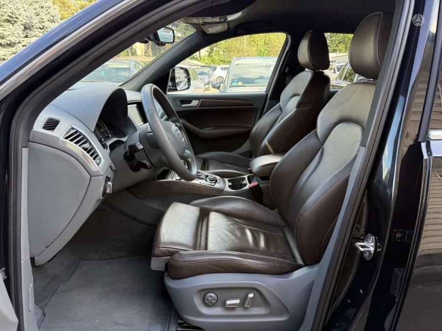 Black Audi Q5 2015 in Utena, with an engine capacity of 1.97 L and mileage of 182 thousand km for 12990 €, photo 16 on AUTOMOTO.COM.LV