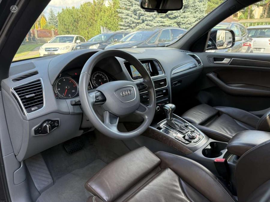 Black Audi Q5 2015 in Utena, with an engine capacity of 1.97 L and mileage of 182 thousand km for 12990 €, photo 17 on AUTOMOTO.COM.LV
