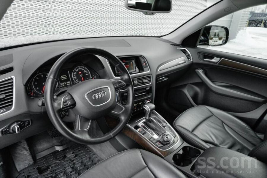 Black Audi Q5 2016 in Riga, with an engine capacity of 2.00 L and mileage of 201 thousand km for 14850 €, photo 11 on AUTOMOTO.COM.LV