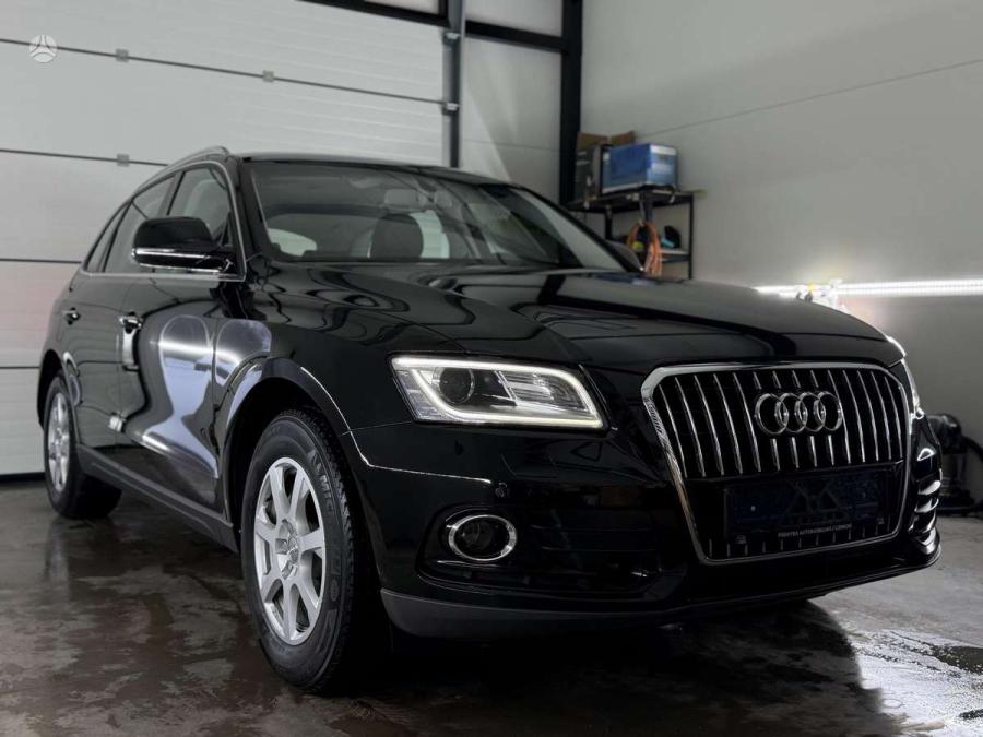 Black Audi Q5 2016 in Utena, with an engine capacity of 1.97 L and mileage of 238 thousand km for 14650 €, photo 3 on AUTOMOTO.COM.LV