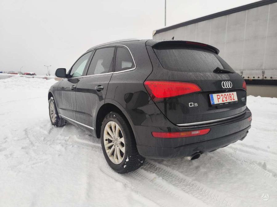 Black Audi Q5 2016 in Vilnius, with an engine capacity of 1.98 L and mileage of 122 thousand km for 14750 €, photo 3 on AUTOMOTO.COM.LV