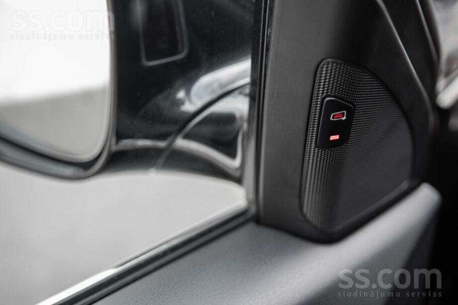 Black Audi Q5 2016 in Riga, with an engine capacity of 3.00 L and mileage of 249 thousand km for 14950 €, photo 18 on AUTOMOTO.COM.LV