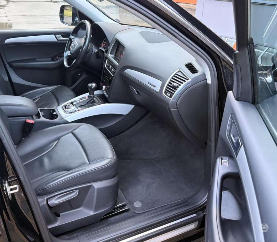 Black Audi Q5 2016 in Druskininkai, with an engine capacity of 1.97 L and mileage of 221 thousand km for 14600 €, photo 12 on AUTOMOTO.COM.LV