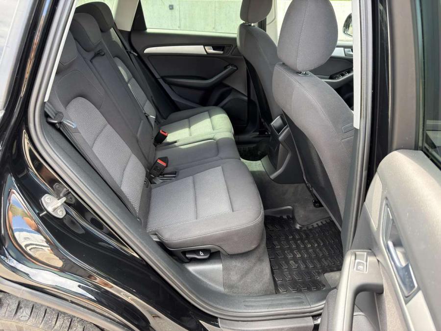 Melns Audi Q5 2016 Panevēža, ar dzinēja tilpumu 1.97 L un nobraukumu 265 tūkst. km par 13000 €, foto 34 vietnē AUTOMOTO.COM.LV