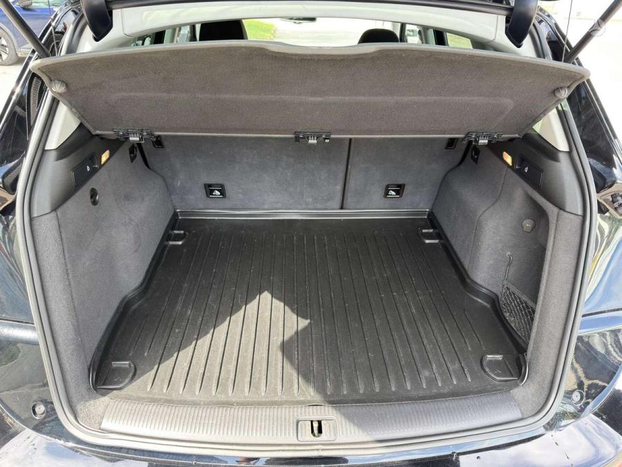 Melns Audi Q5 2016 Panevēža, ar dzinēja tilpumu 1.97 L un nobraukumu 265 tūkst. km par 13000 €, foto 35 vietnē AUTOMOTO.COM.LV