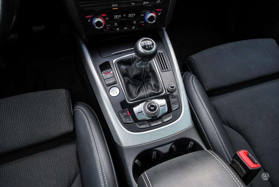 Black Audi Q5 2016 in Marijampole, with an engine capacity of 1.97 L and mileage of 195 thousand km for 14450 €, photo 22 on AUTOMOTO.COM.LV