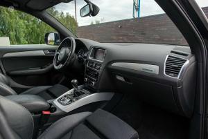 Black Audi Q5 2016 in Marijampole, with an engine capacity of 1.97 L and mileage of 195 thousand km for 14450 €, photo 38 on AUTOMOTO.COM.LV