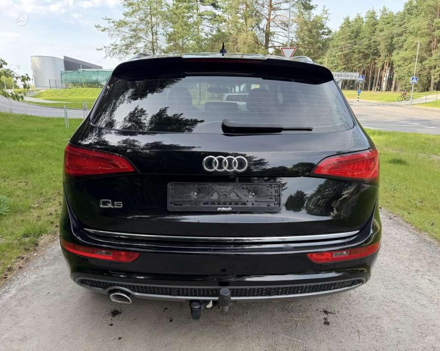 Black Audi Q5 2016 in Utena, with an engine capacity of 1.97 L and mileage of 300 thousand km for 12250 €, photo 7 on AUTOMOTO.COM.LV