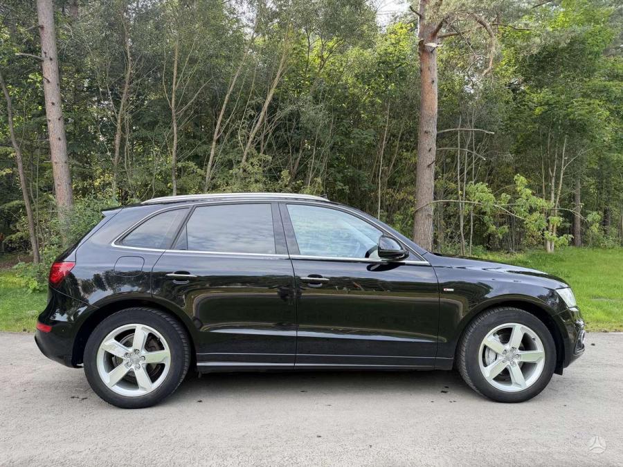 Black Audi Q5 2016 in Utena, with an engine capacity of 1.97 L and mileage of 300 thousand km for 12250 €, photo 8 on AUTOMOTO.COM.LV
