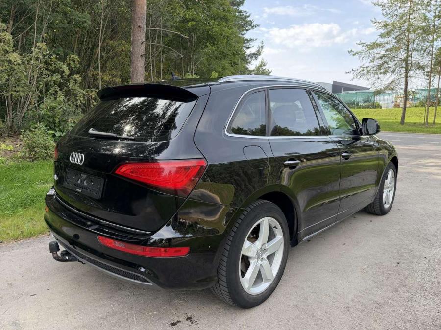 Black Audi Q5 2016 in Utena, with an engine capacity of 1.97 L and mileage of 300 thousand km for 12250 €, photo 10 on AUTOMOTO.COM.LV