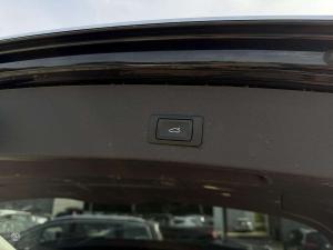 Black Audi Q5 2016 in Utena, with an engine capacity of 1.97 L and mileage of 300 thousand km for 12250 €, photo 26 on AUTOMOTO.COM.LV