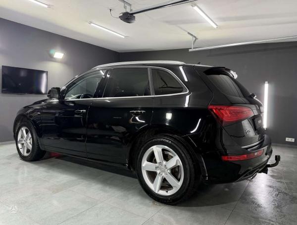 Black Audi Q5 2016 in Utena, with an engine capacity of 1.97 L and mileage of 300 thousand km for 13150 €, photo 4 on AUTOMOTO.COM.LV