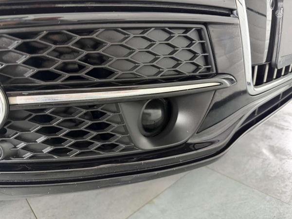Black Audi Q5 2016 in Utena, with an engine capacity of 1.97 L and mileage of 300 thousand km for 13150 €, photo 9 on AUTOMOTO.COM.LV