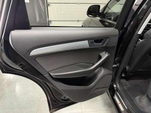 Melns Audi Q5 2016 Utena, ar dzinēja tilpumu 1.97 L un nobraukumu 300 tūkst. km par 13150 €, foto 24 vietnē AUTOMOTO.COM.LV