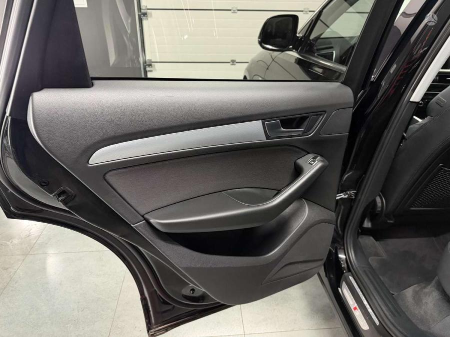 Melns Audi Q5 2016 Utena, ar dzinēja tilpumu 1.97 L un nobraukumu 300 tūkst. km par 13150 €, foto 24 vietnē AUTOMOTO.COM.LV