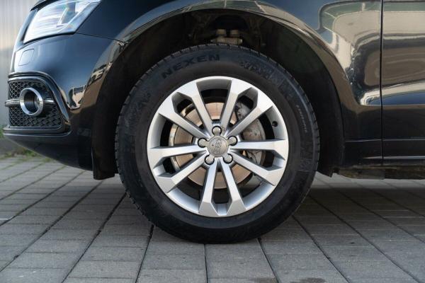 Audi Q5 2016 in Vilnius on AUTOMOTO.COM.LV Black Audi Q5 2016 in Vilnius, with an engine capacity of 2.00 L and mileage of 195 thousand km for 14150 €, photo 5 on AUTOMOTO.COM.LV