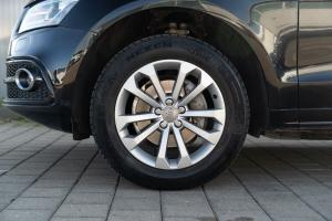 Melns Audi Q5 2016 Viļņa, ar dzinēja tilpumu 2.00 L un nobraukumu 195 tūkst. km par 14150 €, foto 5 vietnē AUTOMOTO.COM.LV