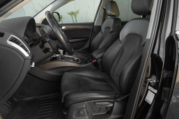 Audi Q5 2016 in Vilnius on AUTOMOTO.COM.LV Black Audi Q5 2016 in Vilnius, with an engine capacity of 2.00 L and mileage of 195 thousand km for 14150 €, photo 6 on AUTOMOTO.COM.LV