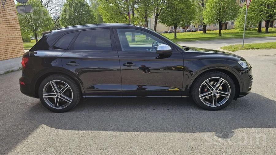 Black Audi Q5 2017 in Limbazi, with an engine capacity of 3.00 L and mileage of 197 thousand km for 28900 €, photo 4 on AUTOMOTO.COM.LV