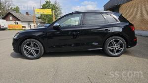 Black Audi Q5 2017 in Limbazi, with an engine capacity of 3.00 L and mileage of 197 thousand km for 28900 €, photo 8 on AUTOMOTO.COM.LV