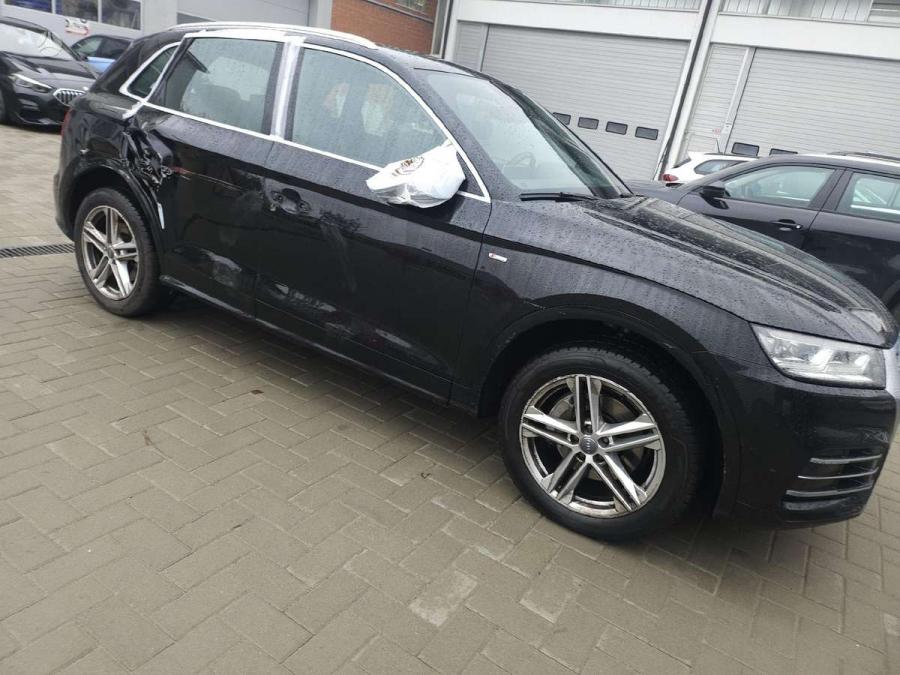 Black Audi Q5 2017 in Kaunas, with an engine capacity of 2.00 L and mileage of 237 thousand km for 14800 €, photo 4 on AUTOMOTO.COM.LV
