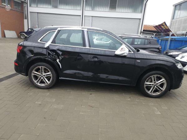 Black Audi Q5 2017 in Kaunas, with an engine capacity of 2.00 L and mileage of 237 thousand km for 14800 €, photo 6 on AUTOMOTO.COM.LV