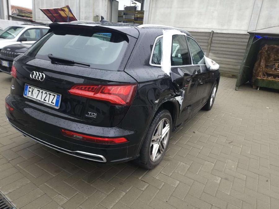 Black Audi Q5 2017 in Kaunas, with an engine capacity of 2.00 L and mileage of 237 thousand km for 14800 €, photo 7 on AUTOMOTO.COM.LV