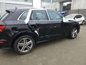 Black Audi Q5 2017 in Kaunas, with an engine capacity of 2.00 L and mileage of 237 thousand km for 14800 €, photo 10 on AUTOMOTO.COM.LV