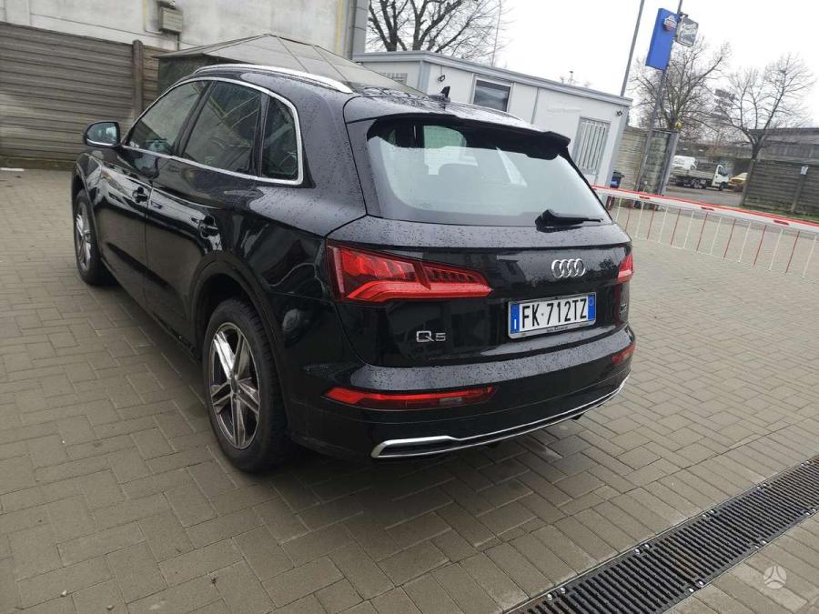 Black Audi Q5 2017 in Kaunas, with an engine capacity of 2.00 L and mileage of 237 thousand km for 14800 €, photo 12 on AUTOMOTO.COM.LV