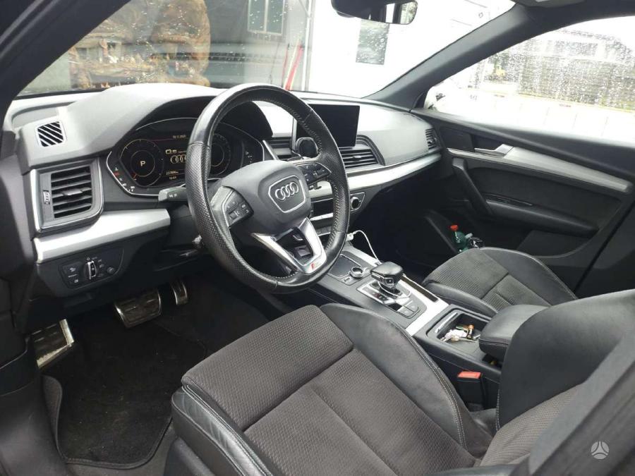 Black Audi Q5 2017 in Kaunas, with an engine capacity of 2.00 L and mileage of 237 thousand km for 14800 €, photo 16 on AUTOMOTO.COM.LV