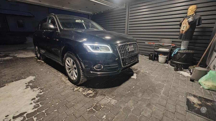 Black Audi Q5 2017 in Vilnius, with an engine capacity of 2.00 L and mileage of 170 thousand km for 13780 €, photo 6 on AUTOMOTO.COM.LV