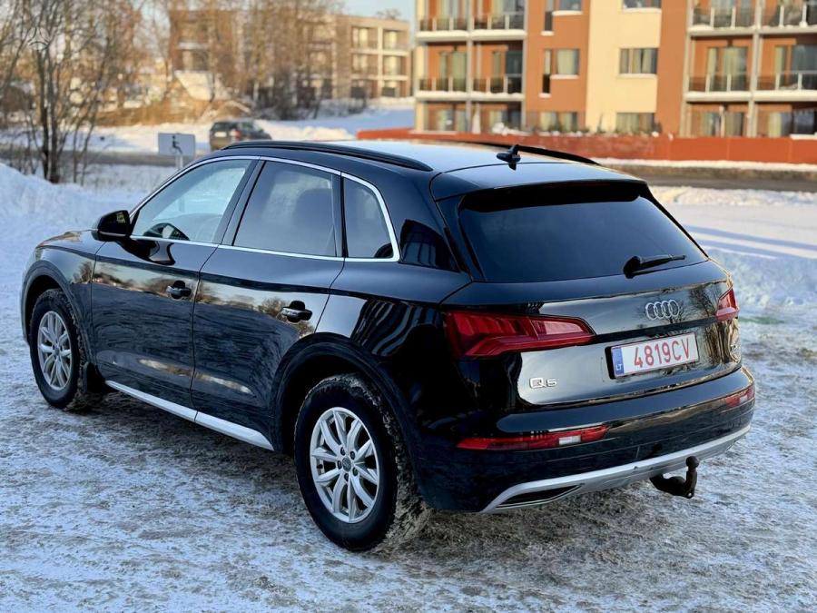 Black Audi Q5 2017 in Vilnius, with an engine capacity of 2.00 L and mileage of 299 thousand km for 15000 €, photo 4 on AUTOMOTO.COM.LV