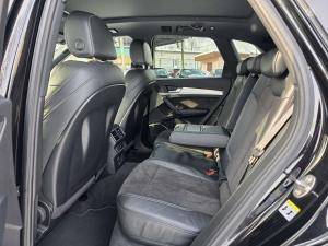 Melns Audi Q5 2017 Telšiai, ar dzinēja tilpumu 1.98 L un nobraukumu 219 tūkst. km par 19500 €, foto 24 vietnē AUTOMOTO.COM.LV