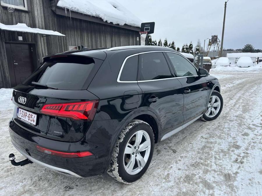 Black Audi Q5 2017 in Utena, with an engine capacity of 1.97 L and mileage of 233 thousand km for 22999 €, photo 4 on AUTOMOTO.COM.LV