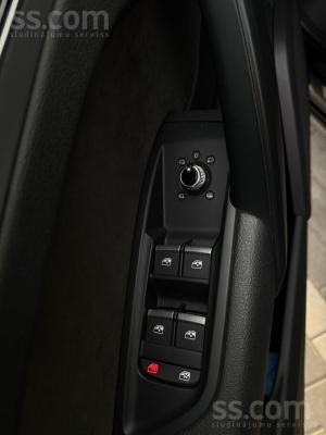 Black Audi Q5 2017 in Riga, with an engine capacity of 2.00 L and mileage of 116 thousand km for 21900 €, photo 12 on AUTOMOTO.COM.LV