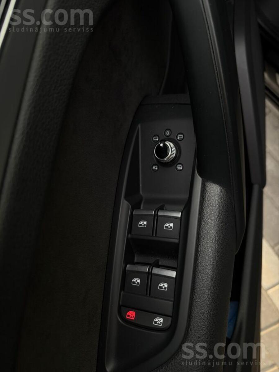 Black Audi Q5 2017 in Riga, with an engine capacity of 2.00 L and mileage of 116 thousand km for 21900 €, photo 12 on AUTOMOTO.COM.LV