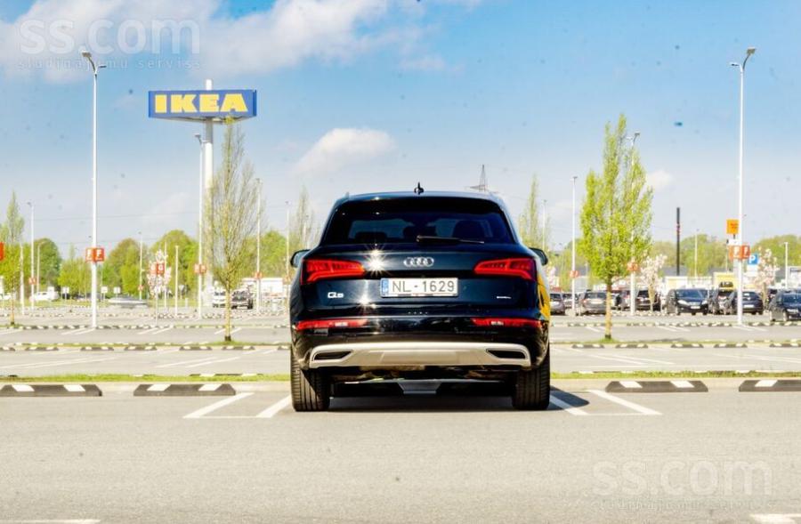 Black Audi Q5 2017 in Riga, with an engine capacity of 2.00 L and mileage of 255 thousand km for 16990 €, photo 7 on AUTOMOTO.COM.LV