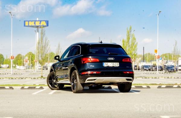Black Audi Q5 2017 in Riga, with an engine capacity of 2.00 L and mileage of 255 thousand km for 16990 €, photo 7 on AUTOMOTO.COM.LV