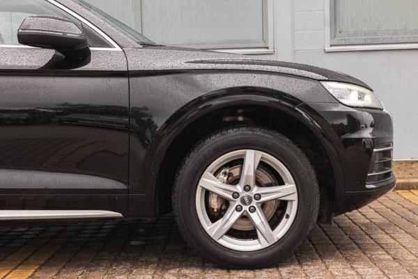 Melns Audi Q5 2017 Ventspils, ar dzinēja tilpumu 2.00 L un nobraukumu 260 tūkst. km par 17850 €, foto 9 vietnē AUTOMOTO.COM.LV