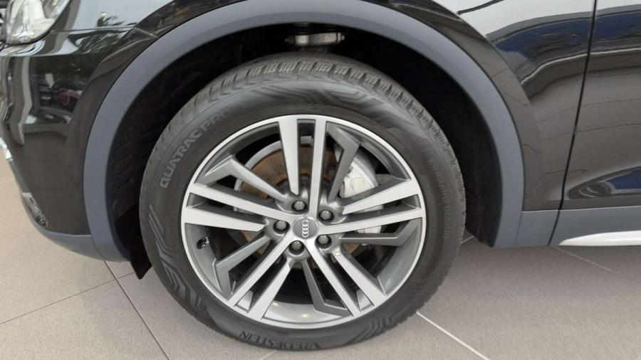 Melns Audi Q5 2017 Marijampole, ar dzinēja tilpumu 1.97 L un nobraukumu 151 tūkst. km par 23999 €, foto 4 vietnē AUTOMOTO.COM.LV