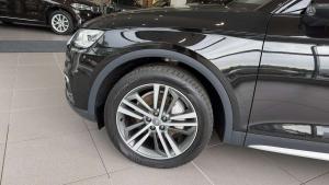 Melns Audi Q5 2017 Marijampole, ar dzinēja tilpumu 1.97 L un nobraukumu 151 tūkst. km par 23999 €, foto 5 vietnē AUTOMOTO.COM.LV