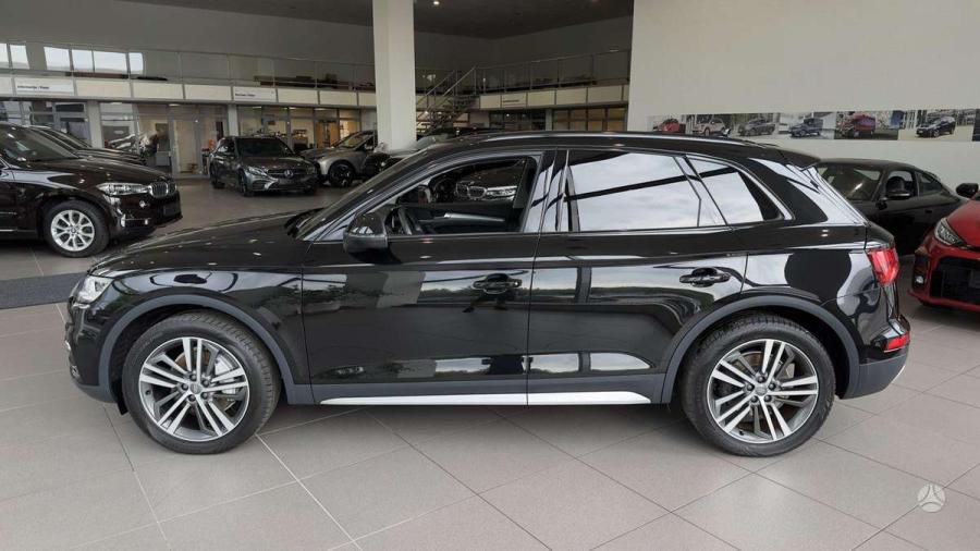 Melns Audi Q5 2017 Marijampole, ar dzinēja tilpumu 1.97 L un nobraukumu 151 tūkst. km par 23999 €, foto 7 vietnē AUTOMOTO.COM.LV