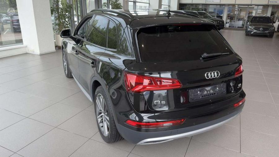 Melns Audi Q5 2017 Marijampole, ar dzinēja tilpumu 1.97 L un nobraukumu 151 tūkst. km par 23999 €, foto 8 vietnē AUTOMOTO.COM.LV