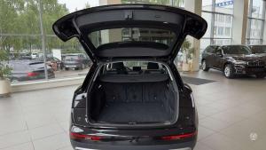 Melns Audi Q5 2017 Marijampole, ar dzinēja tilpumu 1.97 L un nobraukumu 151 tūkst. km par 23999 €, foto 10 vietnē AUTOMOTO.COM.LV