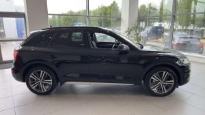 Melns Audi Q5 2017 Marijampole, ar dzinēja tilpumu 1.97 L un nobraukumu 151 tūkst. km par 23999 €, foto 12 vietnē AUTOMOTO.COM.LV