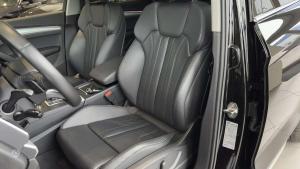 Melns Audi Q5 2017 Marijampole, ar dzinēja tilpumu 1.97 L un nobraukumu 151 tūkst. km par 23999 €, foto 17 vietnē AUTOMOTO.COM.LV