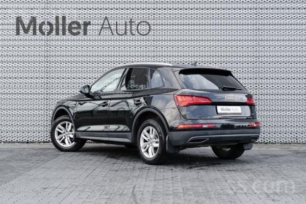 Black Audi Q5 2017 in Riga, with an engine capacity of 2.00 L and mileage of 127 thousand km for 24850 €, photo 3 on AUTOMOTO.COM.LV