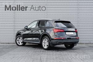 Black Audi Q5 2017 in Riga, with an engine capacity of 2.00 L and mileage of 127 thousand km for 24850 €, photo 4 on AUTOMOTO.COM.LV