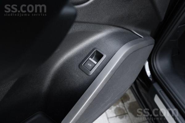 Black Audi Q5 2017 in Riga, with an engine capacity of 2.00 L and mileage of 127 thousand km for 24850 €, photo 8 on AUTOMOTO.COM.LV